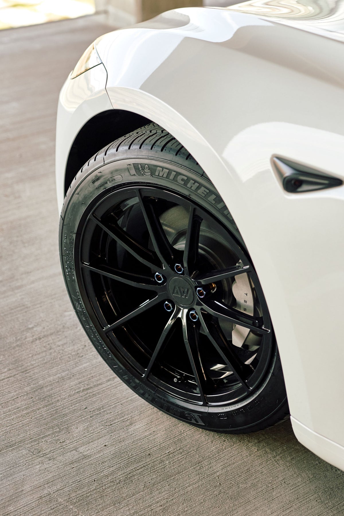 AWX 18x8.5" Gloss Balck + Michelin Pilot Sport AS4 235/45 R18 tire set ...